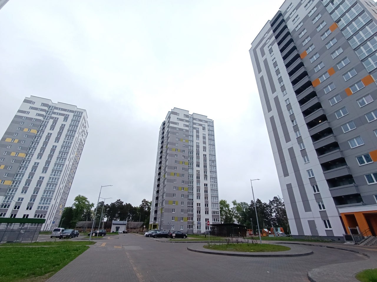 В июне сдадут еще один дом. В Степянке строится квартал с недорогими квартирами - Realt